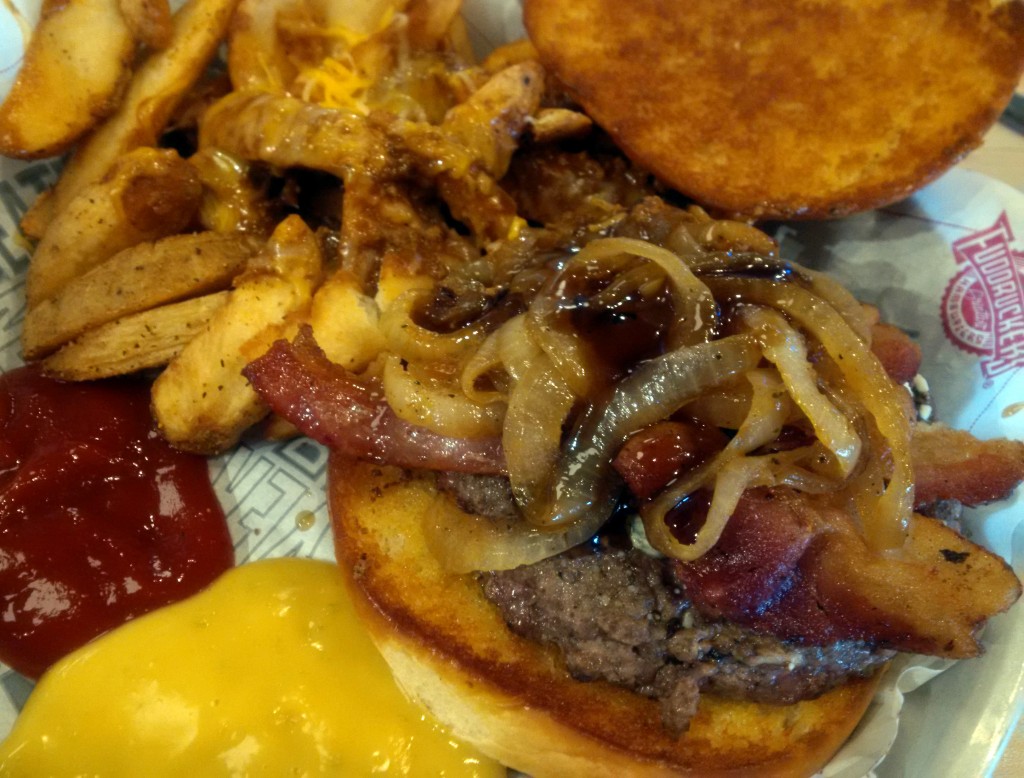 Fuddruckers | EatDrinkMadison.com